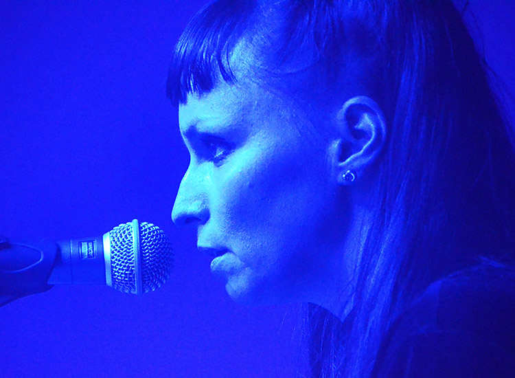 LOW & HILARY WOODS | rockstage-riot-rheinmain.de